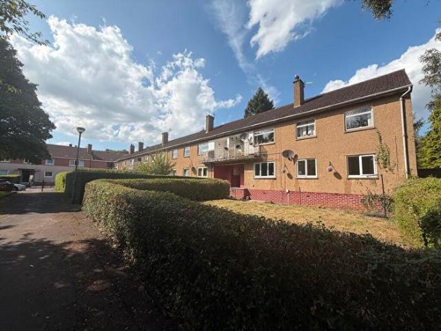 3 Bedroom Apartment To Rent In Howgate Avenue, Drumchapel, G15