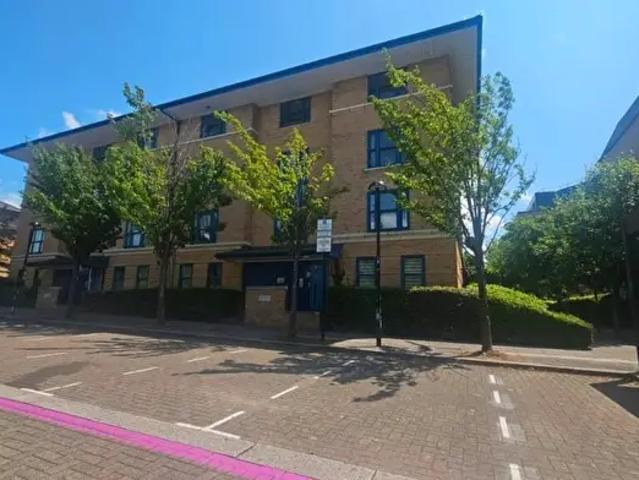 3 Bedroom Apartment To Rent In North Row, Milton Keynes, MK9