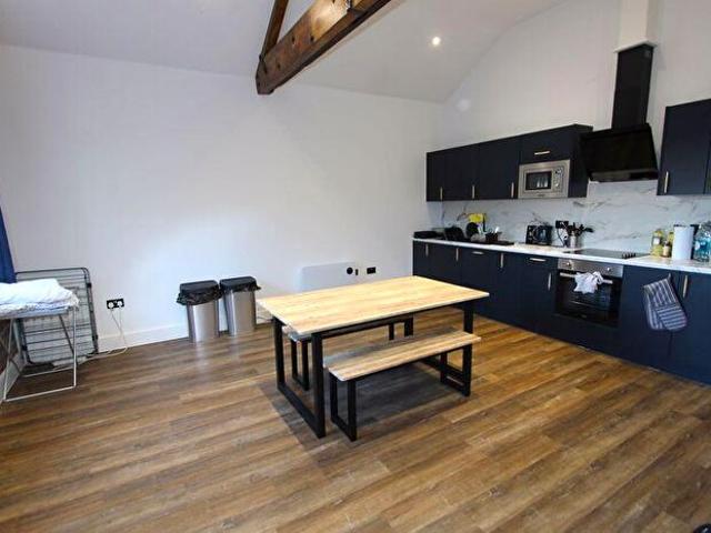3 Bedroom Apartment To Rent In St Michaels Road, Northampton, NN1