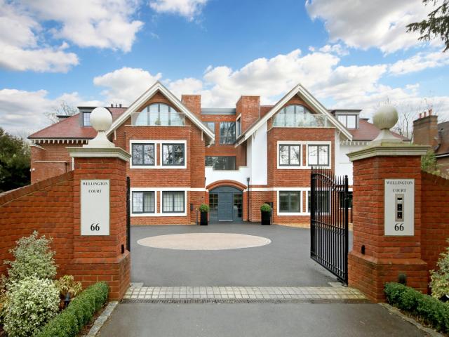3 bedroom apartment to rent in penn road beaconsfield buckinghamshire hp9