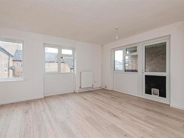 3 Bedroom Apartment To Rent In Ripley Walk, Corby, NN18