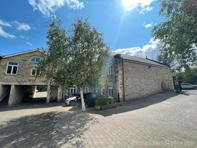 3 Bedroom Apartment To Rent In Woodford Mill, Witney, OX28