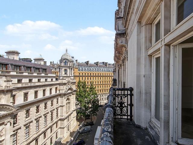 3 Bedroom Apartment to Rent in Whitehall Court, London, SW1A