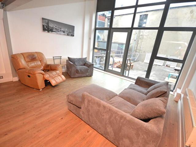 3 Bedroom Apartment To Rent In Thurland Street, City Centre, NG1