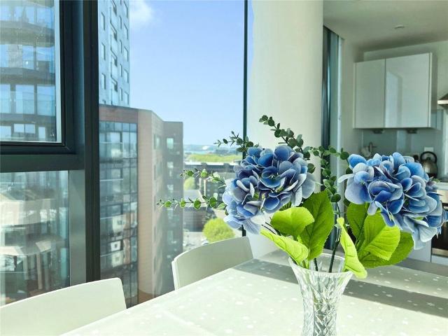 3 bedroom apartment to rent Ocean Way, Southampton, Hampshire, SO14