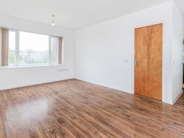 3 bedroom apartment to rent London Road, Mitcham, CR4