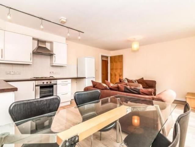 3 bedroom apartment to rent Melville Street, Salford, M3