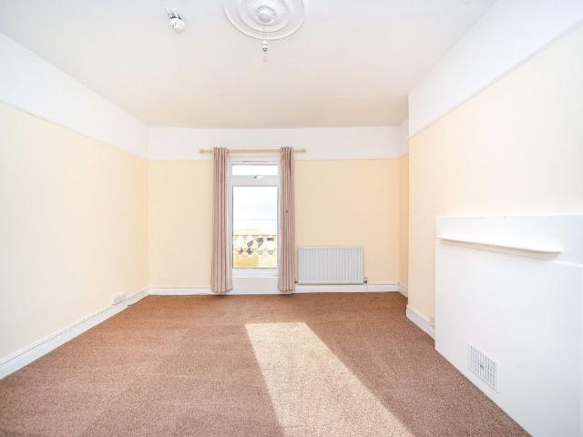 3 bedroom apartment to rent St. Aubyns Gardens, Hove, BN3