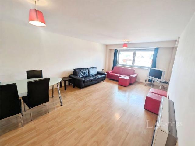3 bedroom apartment to rent Royal Plaza, 2 Westfield Terrace, Sheffield, S1