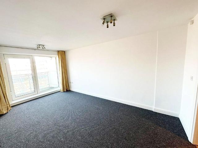 3 bedroom apartment to rent Royal Plaza, 2 Westfield Terrace, Sheffield, S1