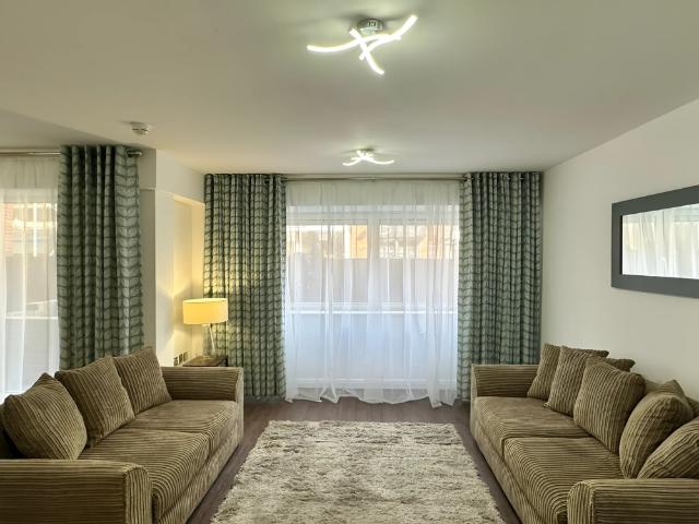 3 bedroom apartment to rent Royal Plaza, 2 Westfield Terrace, Sheffield, S1