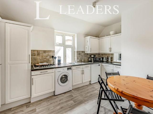 3 bedroom apartment to rent Ridleys Court, Crawley, RH10