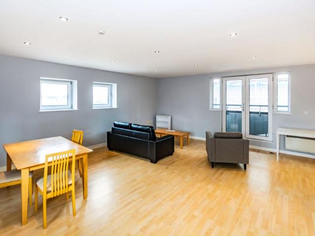3 bedroom apartment to rent The Linx, 25 Simpson Street, Manchester, M4
