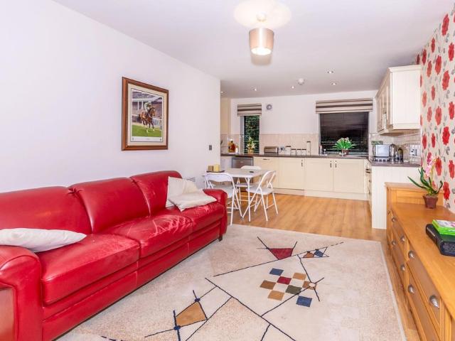 3 bedroom apartment to rent Uffington Road, Stamford, Lincolnshire, PE9