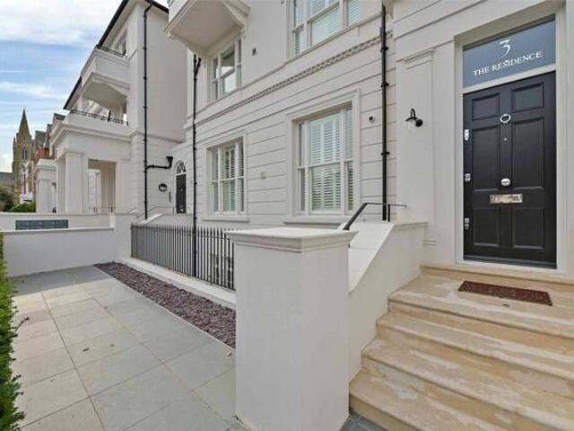 3 Bedroom Apartment Windsor Windsor And Maidenhead LS101677487