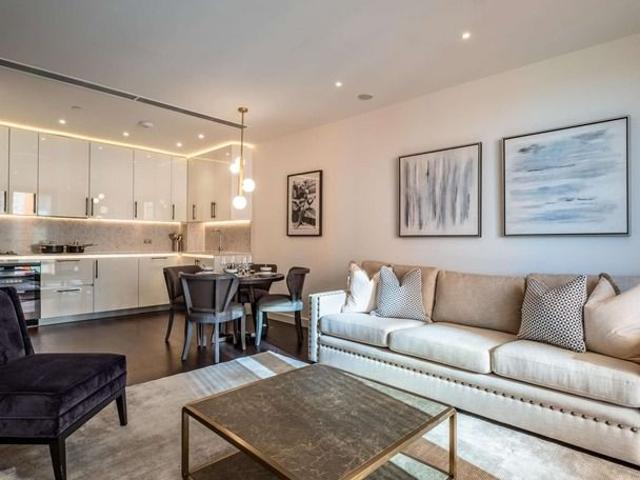 3 Bedroom apartment with concierge, gym, parking to rent in Nine Elms, London SW11 Along South Bank