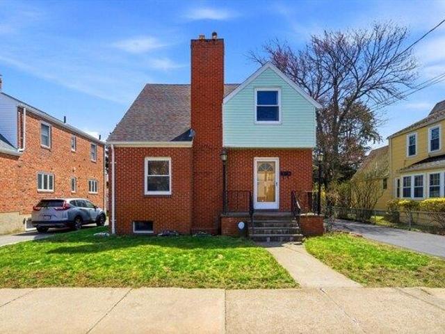 3 bedroom, Arlington MA 02474 LS103020630
