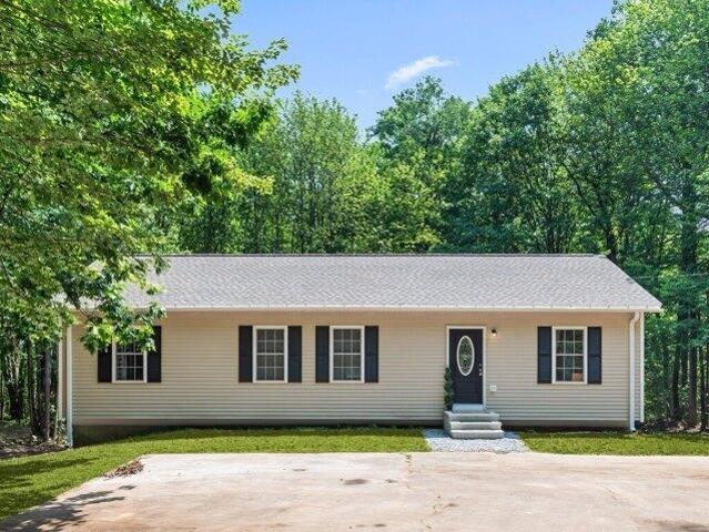 3 bedroom, Ashburnham MA 01430 104075455