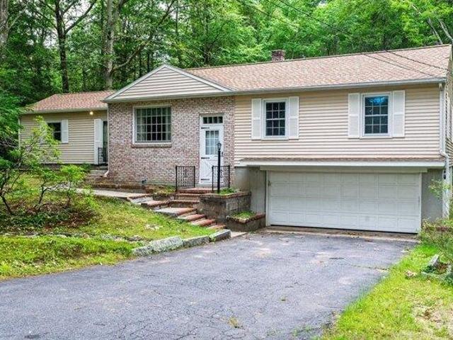 3 bedroom, Ashby MA 01431 105105556