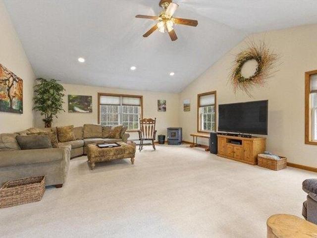 3 bedroom, Ashby MA 01431 102960026