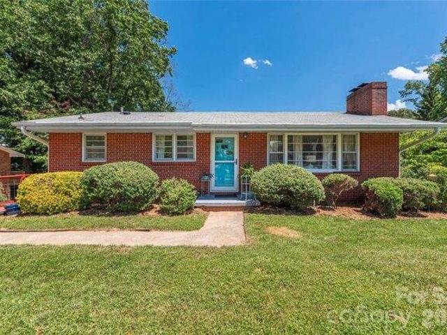 3 bedroom, Asheville NC 28805 103604553