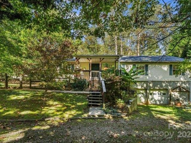 3 bedroom, Asheville NC 28806 LS95497548