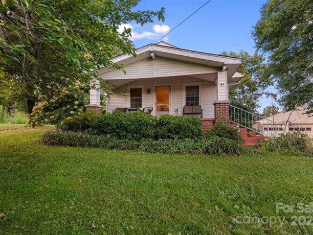 3 bedroom, Asheville NC 28806 LS95097528