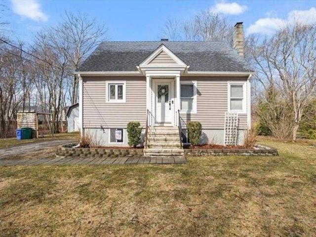 3 bedroom, Attleboro MA 02703 102343315