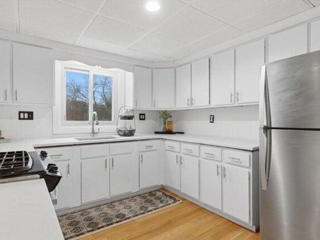 3 bedroom, Attleboro MA 02703 102531748