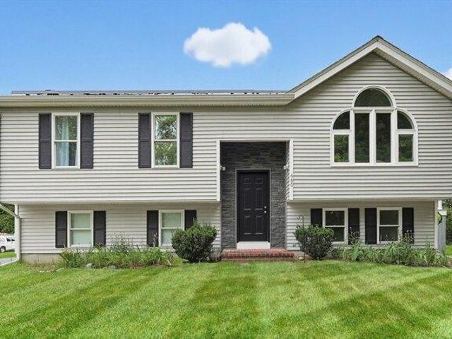 3 bedroom, Attleboro MA 02703 104848578
