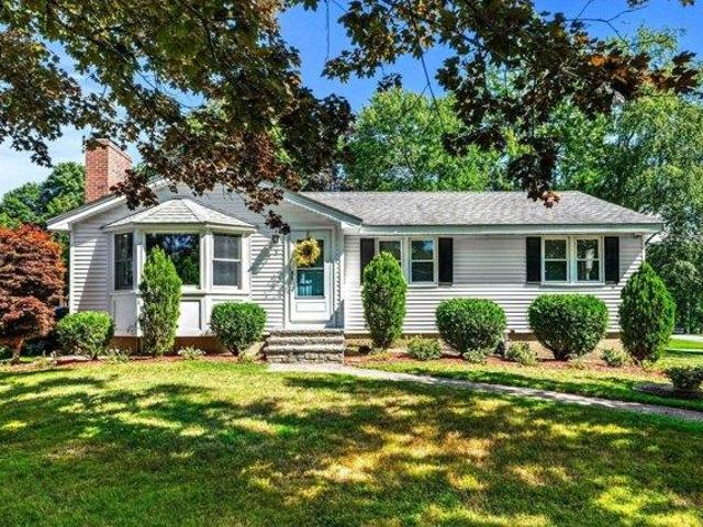 3 bedroom, Atkinson NH 03811 105144305