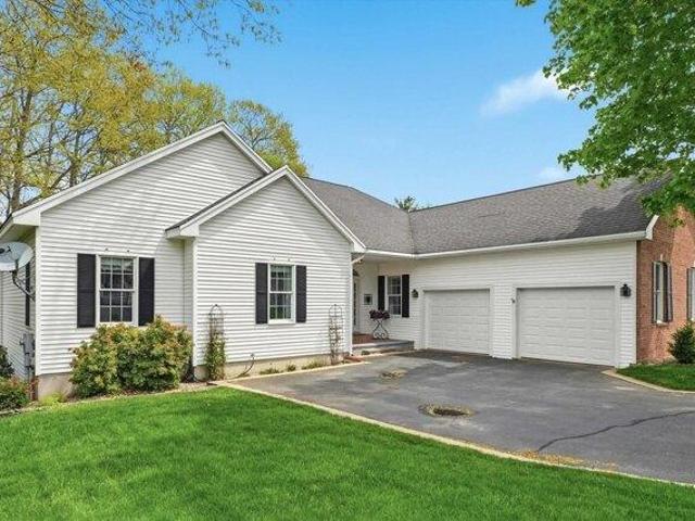 3 bedroom, Atkinson NH 03811 103037985