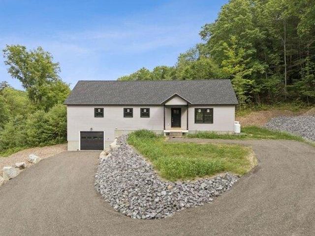 3 bedroom, Augusta ME 04330 102634622