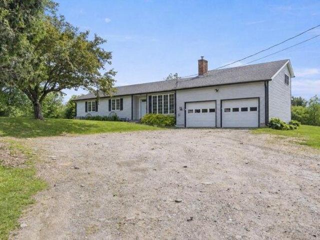 3 bedroom, Augusta ME 04330 104791468