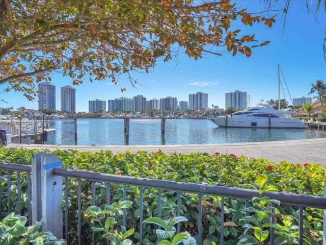 3 bedroom, Aventura FL 102659714