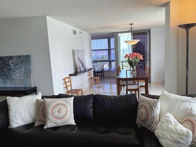 3 bedroom, Aventura FL 33141 LS72483733