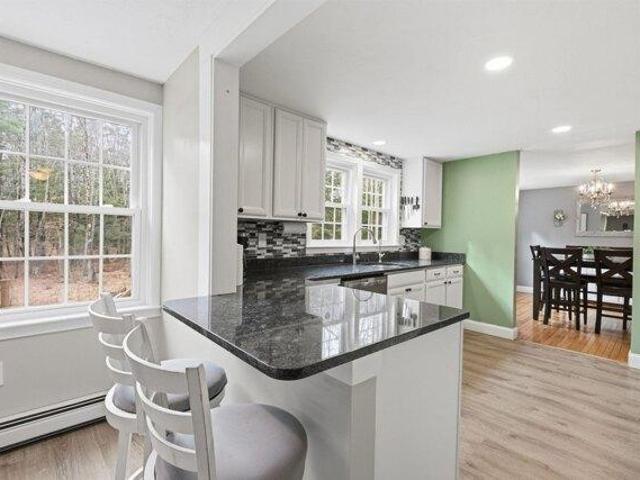 3 bedroom, Bow NH 03304 102825812