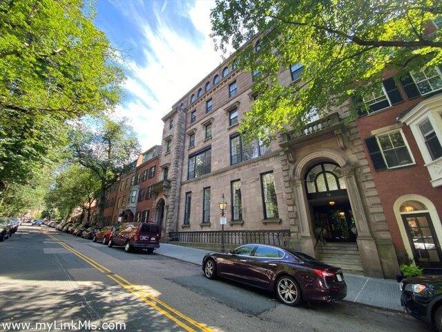 3 bedroom, Boston MA 02108 102446758
