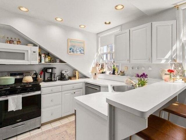 3 bedroom, Boston MA 02114 102860395