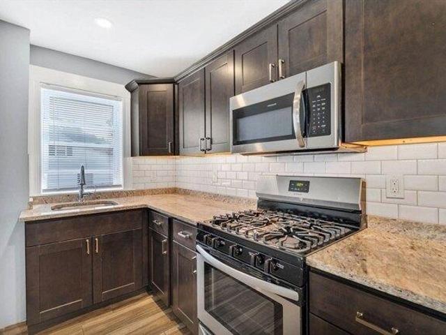 3 bedroom, Boston MA 02124 LS89389441