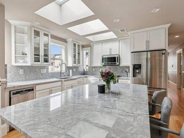 3 bedroom, Boston MA 02125 102342495