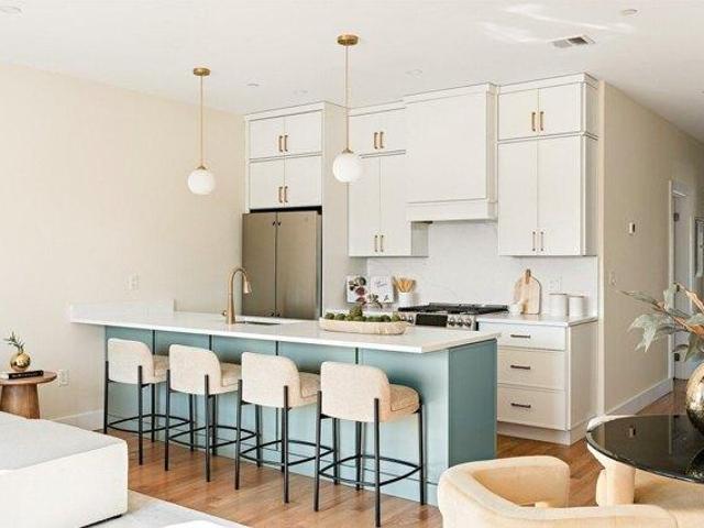 3 bedroom, Boston MA 02128 102411611