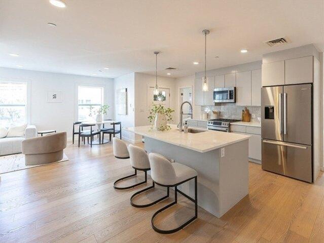 3 bedroom, Boston MA 02128 104112564