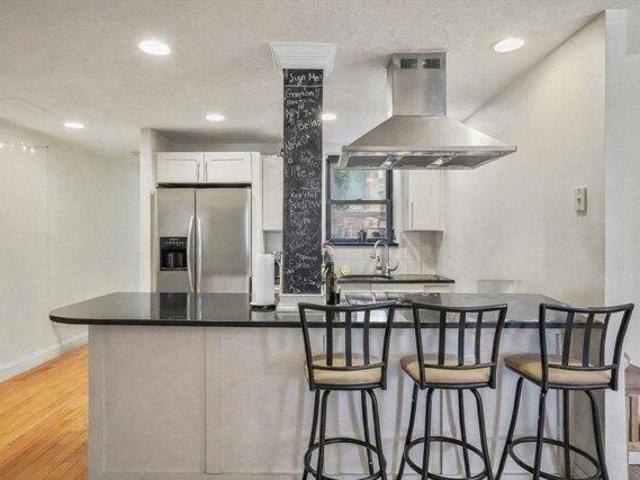 3 bedroom, Boston MA 02120 102728598