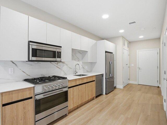 3 bedroom, Boston MA 02135 104410328