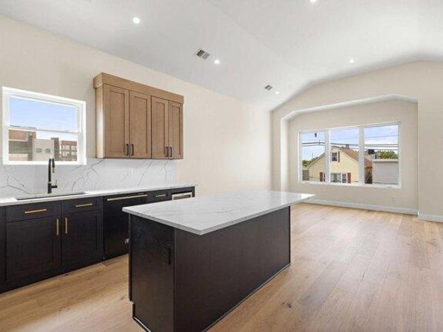 3 bedroom, Bayonne NJ 07002 104788565