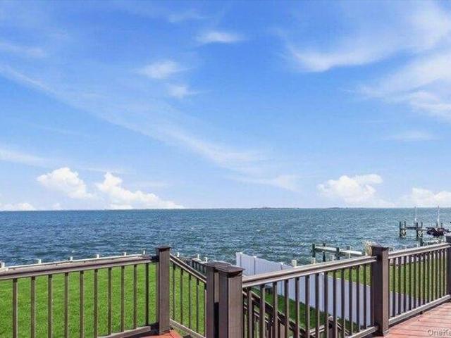 3 bedroom, Babylon NY 11702 103624455