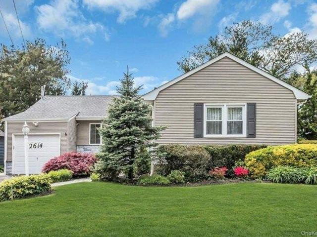 3 bedroom, Baldwin NY 11510 105288013