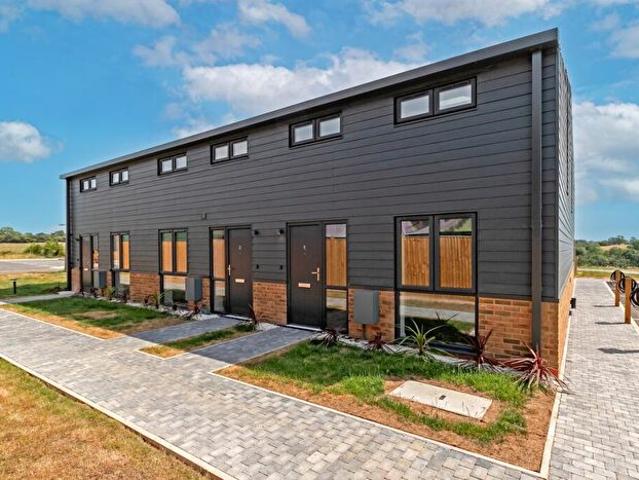 3 Bedroom Barn To Rent In Aylesbury Road Rowsham, HP22