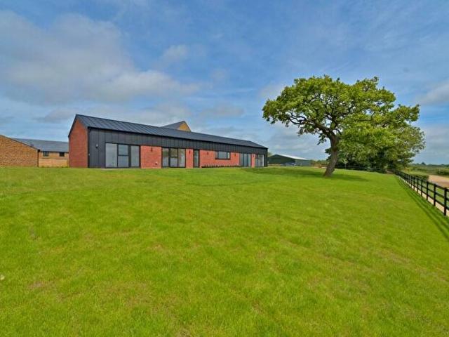 3 Bedroom Barn To Rent In Alkerton, OX15